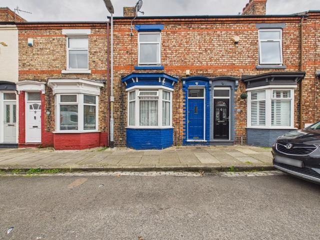 2 bedroom terraced house for sale