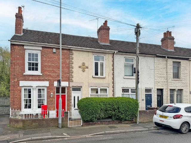 2 bedroom terraced house for sale