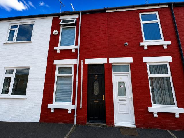 2 bedroom terraced house for sale