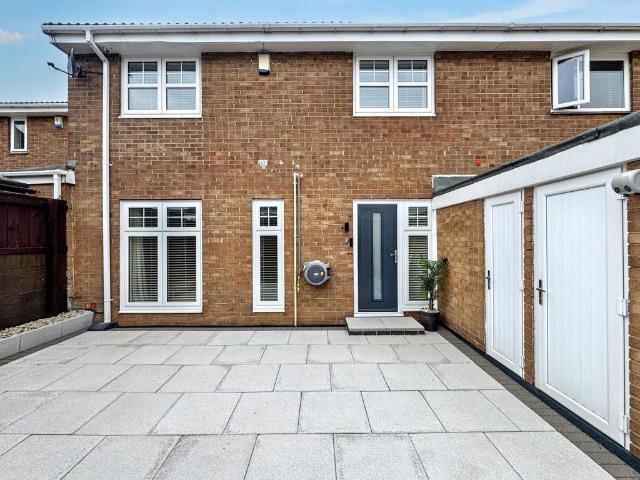2 bedroom terraced house for sale