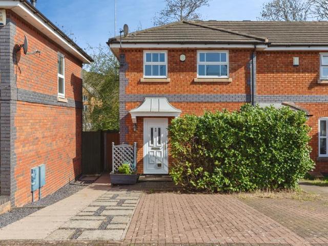 2 bedroom terraced house for sale
