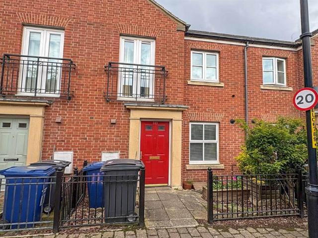2 bedroom terraced house for sale