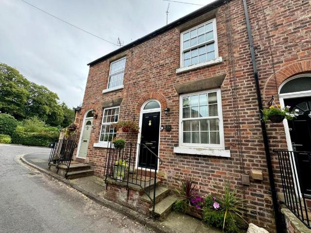 2 bedroom terraced house for sale