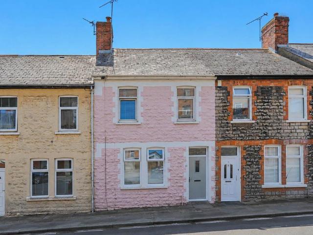 2 bedroom terraced house for sale