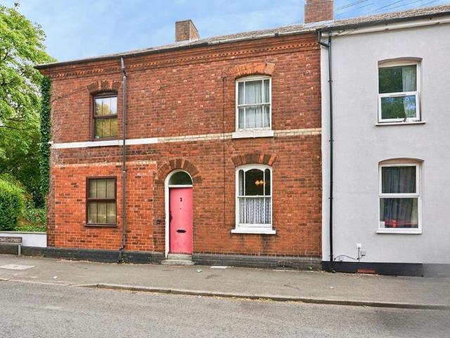 2 bedroom terraced house for sale