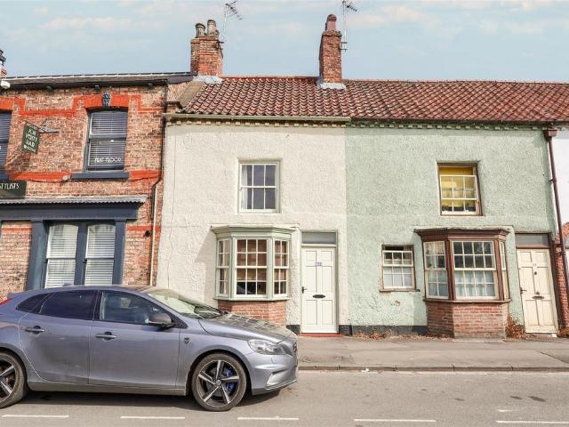 2 bedroom terraced house for sale