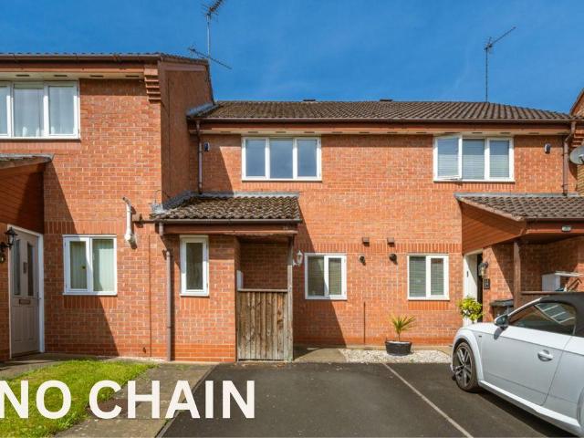 2 bedroom terraced house for sale