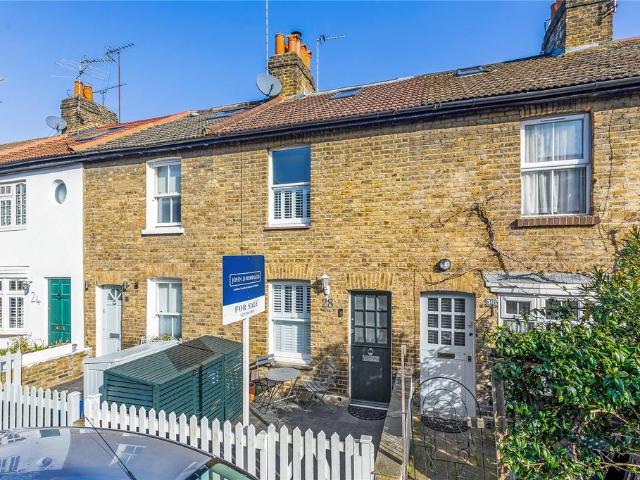 2 bedroom terraced house for sale