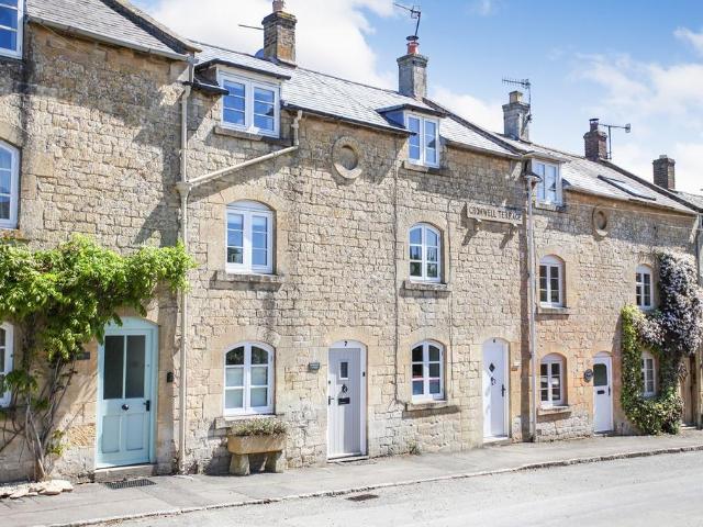 2 bedroom terraced house for sale
