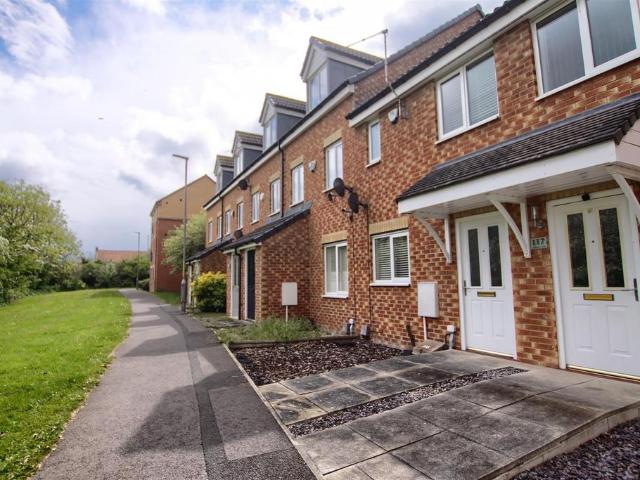 2 bedroom terraced house for sale