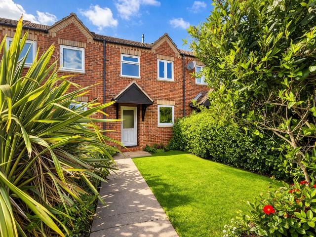 2 bedroom terraced house for sale