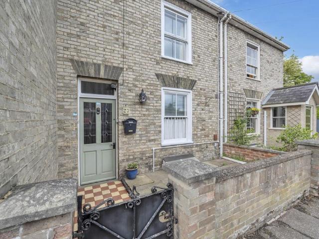 2 bedroom terraced house for sale