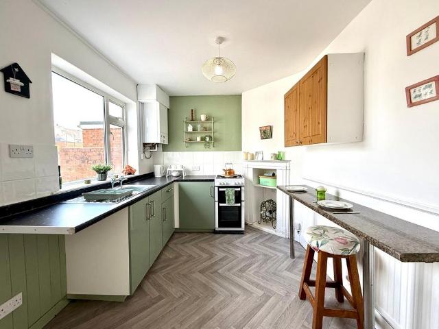 2 bedroom terraced house for sale