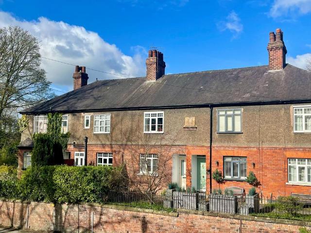 2 bedroom terraced house for sale