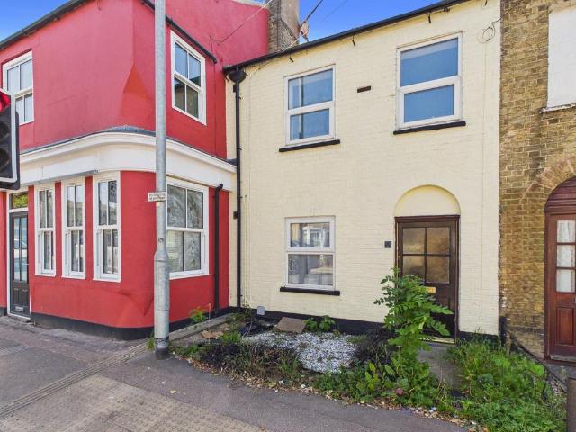 2 bedroom terraced house for sale