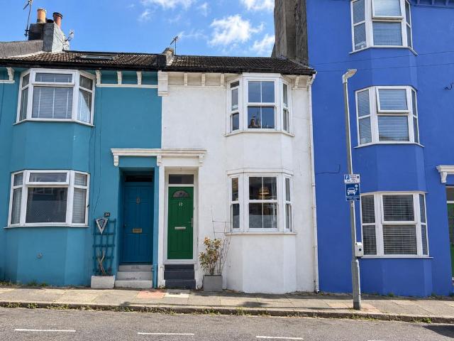 2 bedroom terraced house for sale