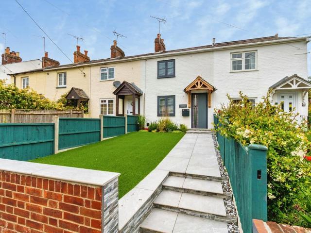2 bedroom terraced house for sale