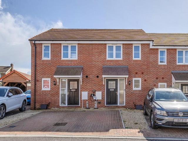 2 bedroom terraced house for sale