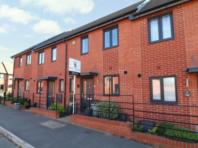 2 bedroom terraced house for sale