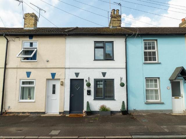 2 bedroom terraced house for sale