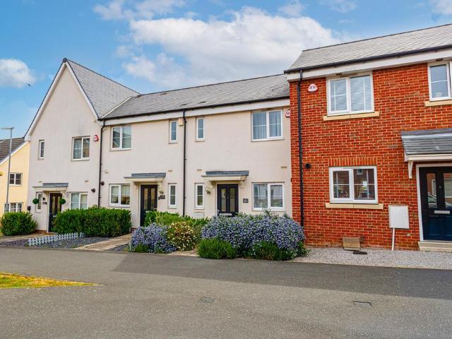 2 bedroom terraced house for sale