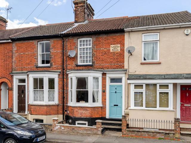 2 bedroom terraced house for sale