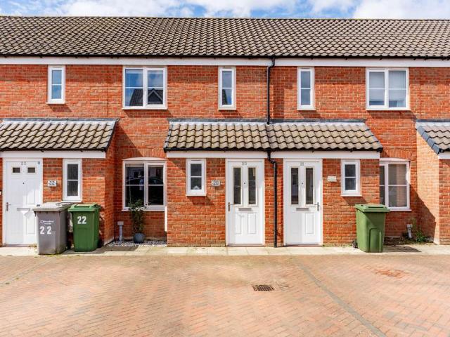 2 bedroom terraced house for sale