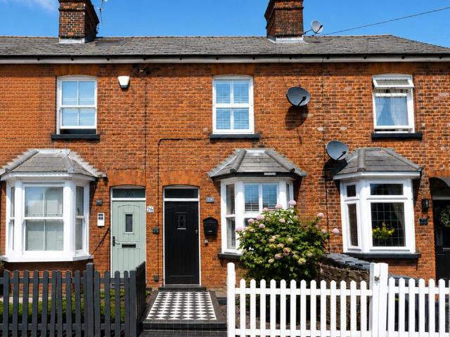 2 bedroom terraced house for sale