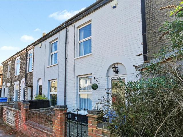 2 bedroom terraced house for sale