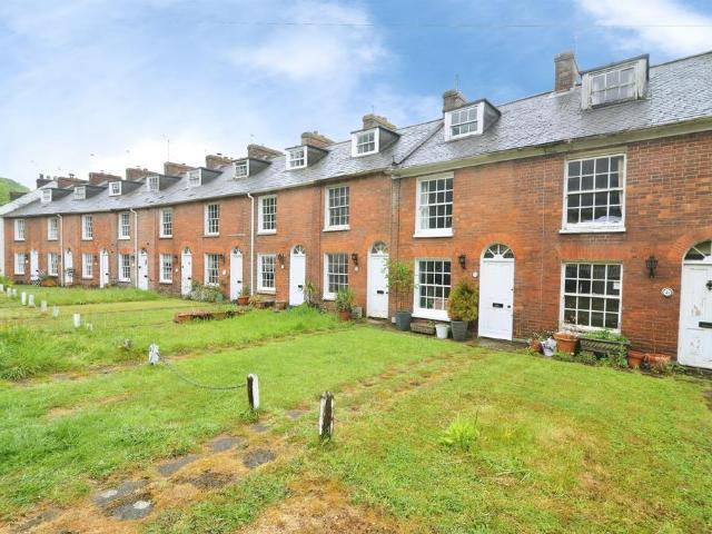 2 bedroom terraced house for sale