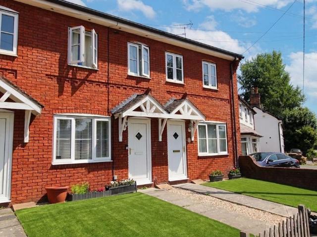 2 bedroom terraced house for sale