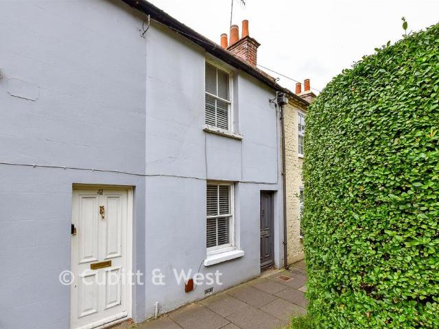 2 bedroom terraced house for sale
