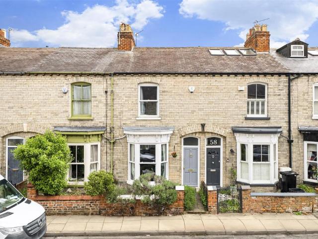 2 bedroom terraced house for sale