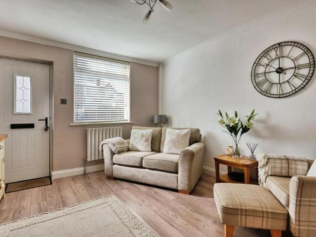 2 bedroom terraced house for sale