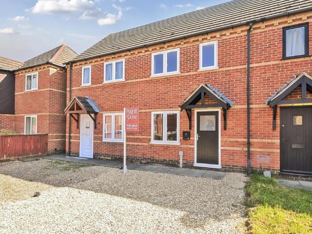2 bedroom terraced house for sale