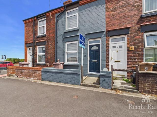 2 bedroom terraced house for sale