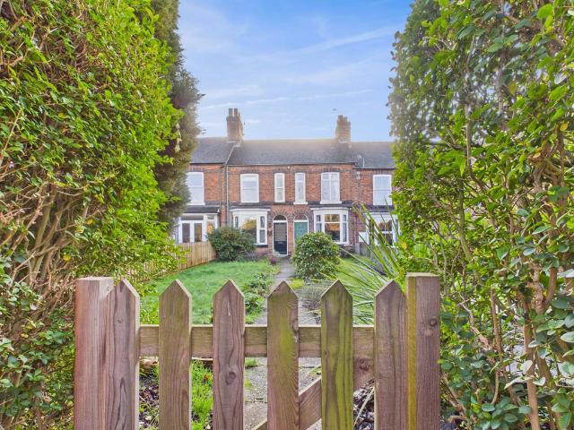 2 bedroom terraced house for sale