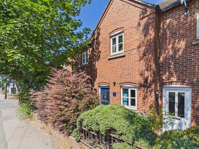 2 bedroom terraced house for sale
