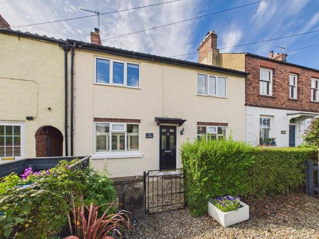 2 bedroom terraced house for sale