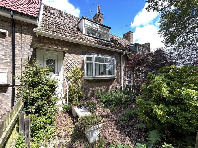 2 bedroom terraced house for sale