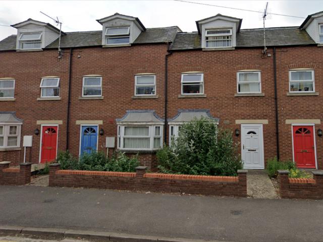 2 bedroom terraced house for sale