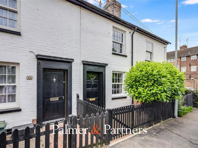 2 bedroom terraced house for sale