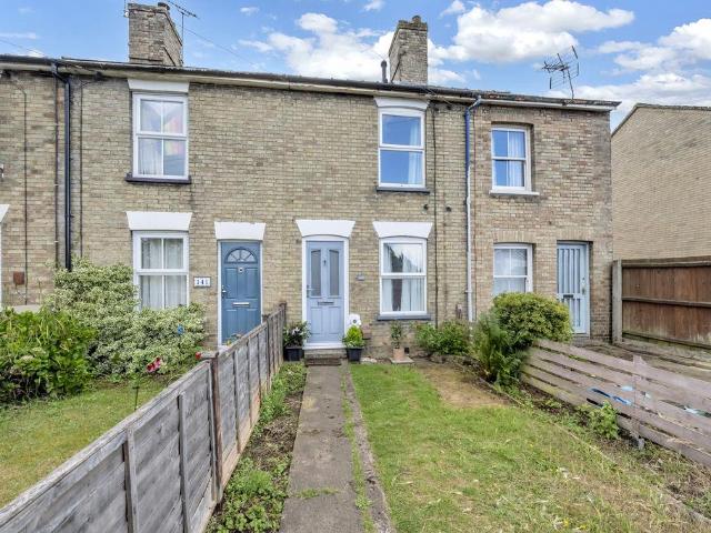 2 bedroom terraced house for sale
