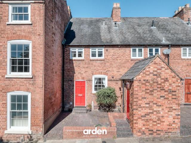 2 bedroom terraced house for sale