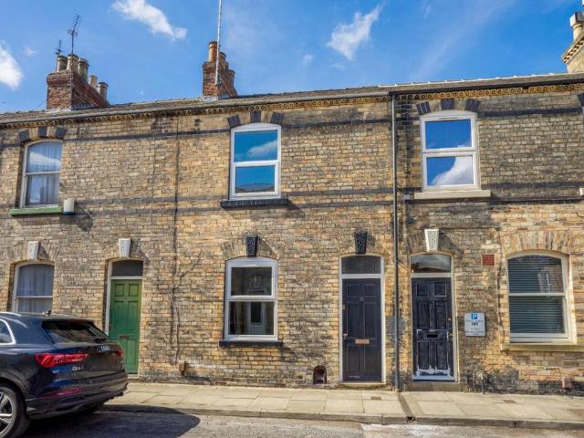 2 bedroom terraced house for sale