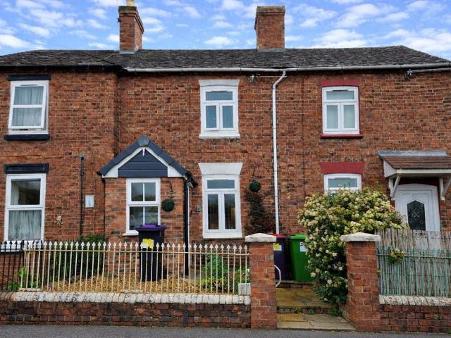 2 bedroom terraced house for sale