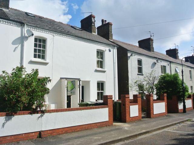 2 bedroom terraced house for sale