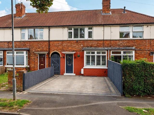 2 bedroom terraced house for sale