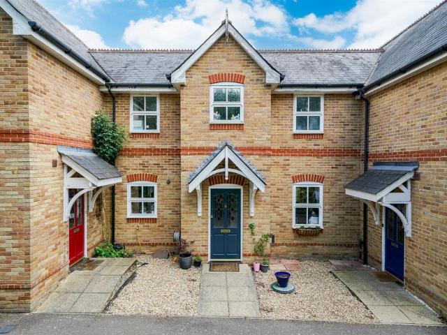 2 bedroom terraced house for sale