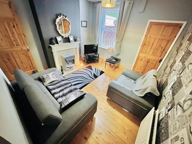 2 bedroom terraced house for sale